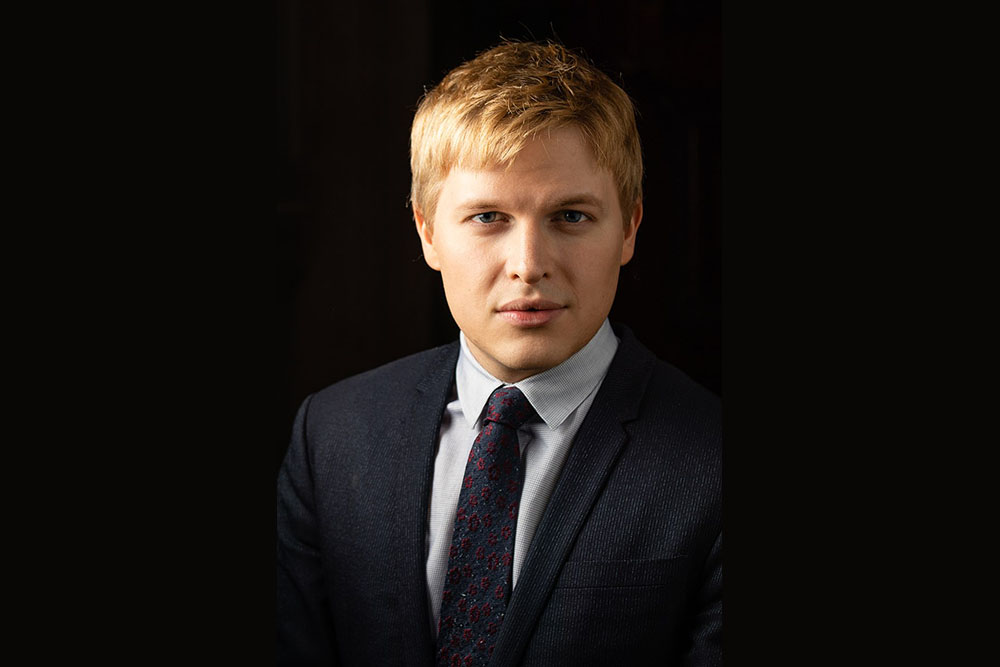 Profile: How Ronan Farrow ’04 Became the Most Feared Journalist in the ...
